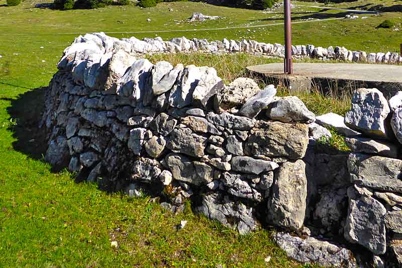 Les murs de pierres sèches du Jura Vaudois